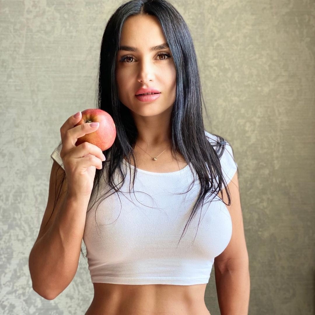 Demidova Helenka: The Ukrainian Star 🌟 - Pachn