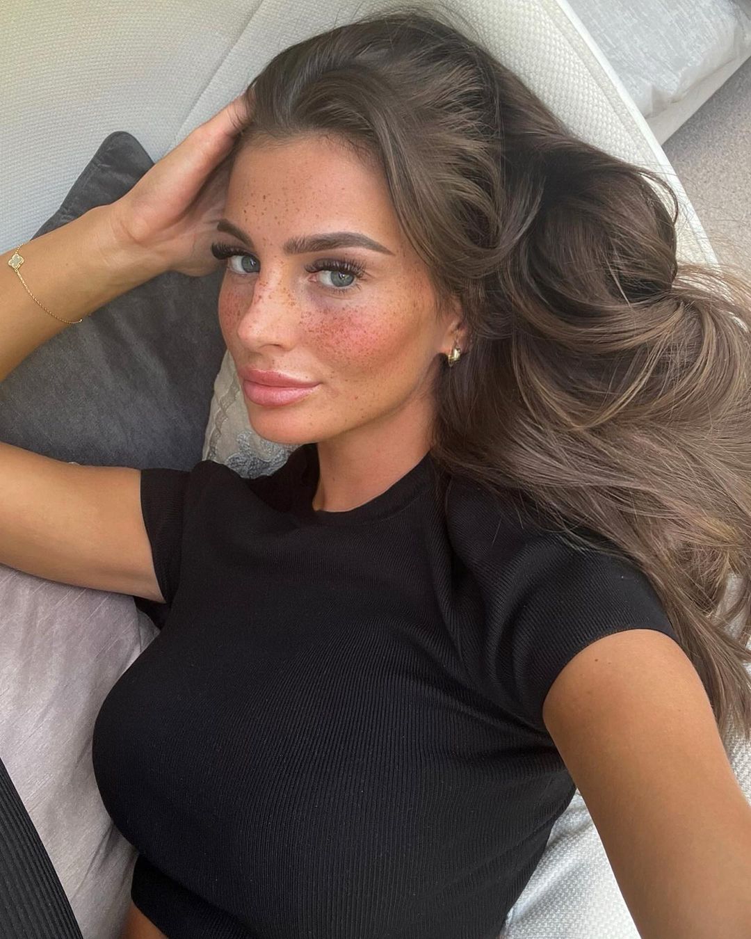 Maddy Cheary: The British Gem of Social Media 🇬🇧💎 - Pachn