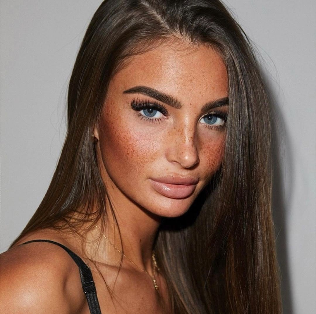 Maddy Cheary: The British Gem of Social Media 🇬🇧💎 - Pachn