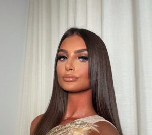 Maddy Cheary: The British Gem of Social Media 🇬🇧💎 - Pachn