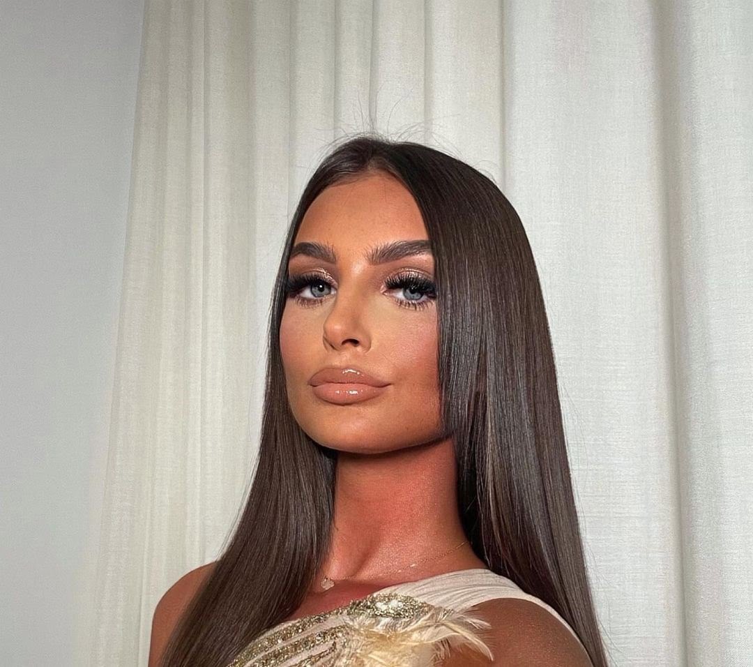 Maddy Cheary: The British Gem of Social Media 🇬🇧💎 - Pachn