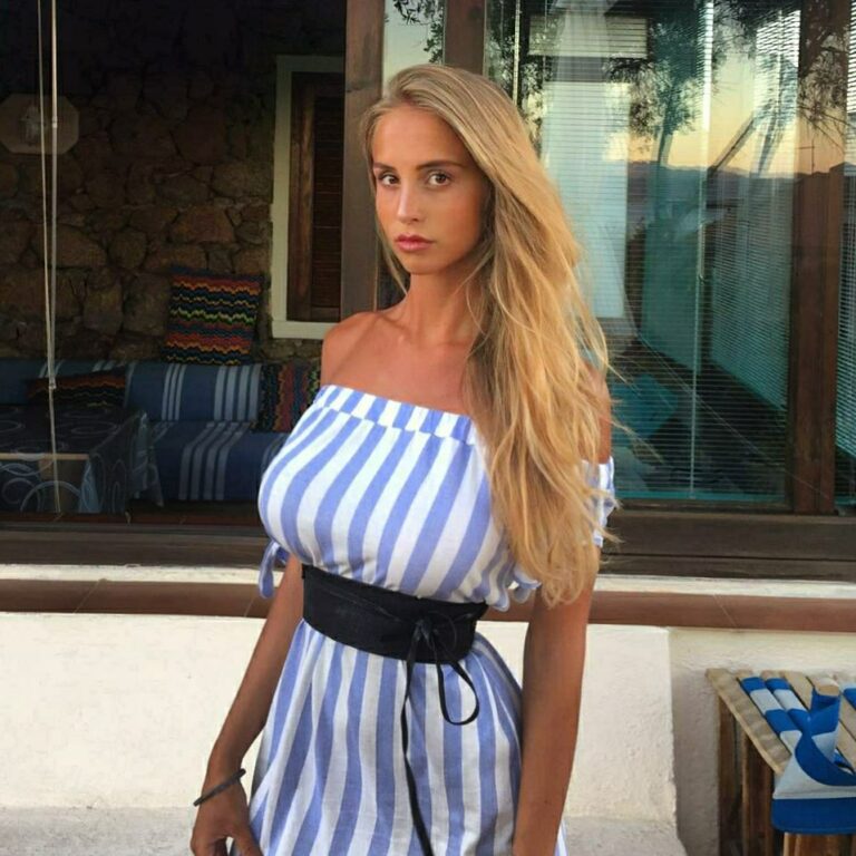 Maria Arreghini: The Italian Elegance in Motion 🌹🇮🇹 - Pachn