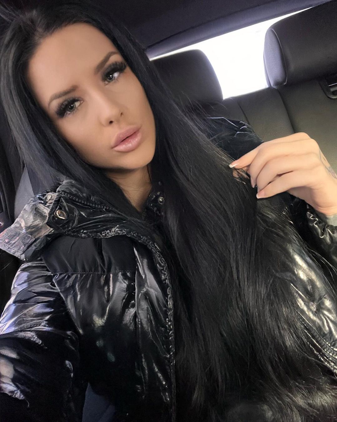 Barbie Esm: A Captivating Journey Unveiled | Discover Her Bio, Age ...